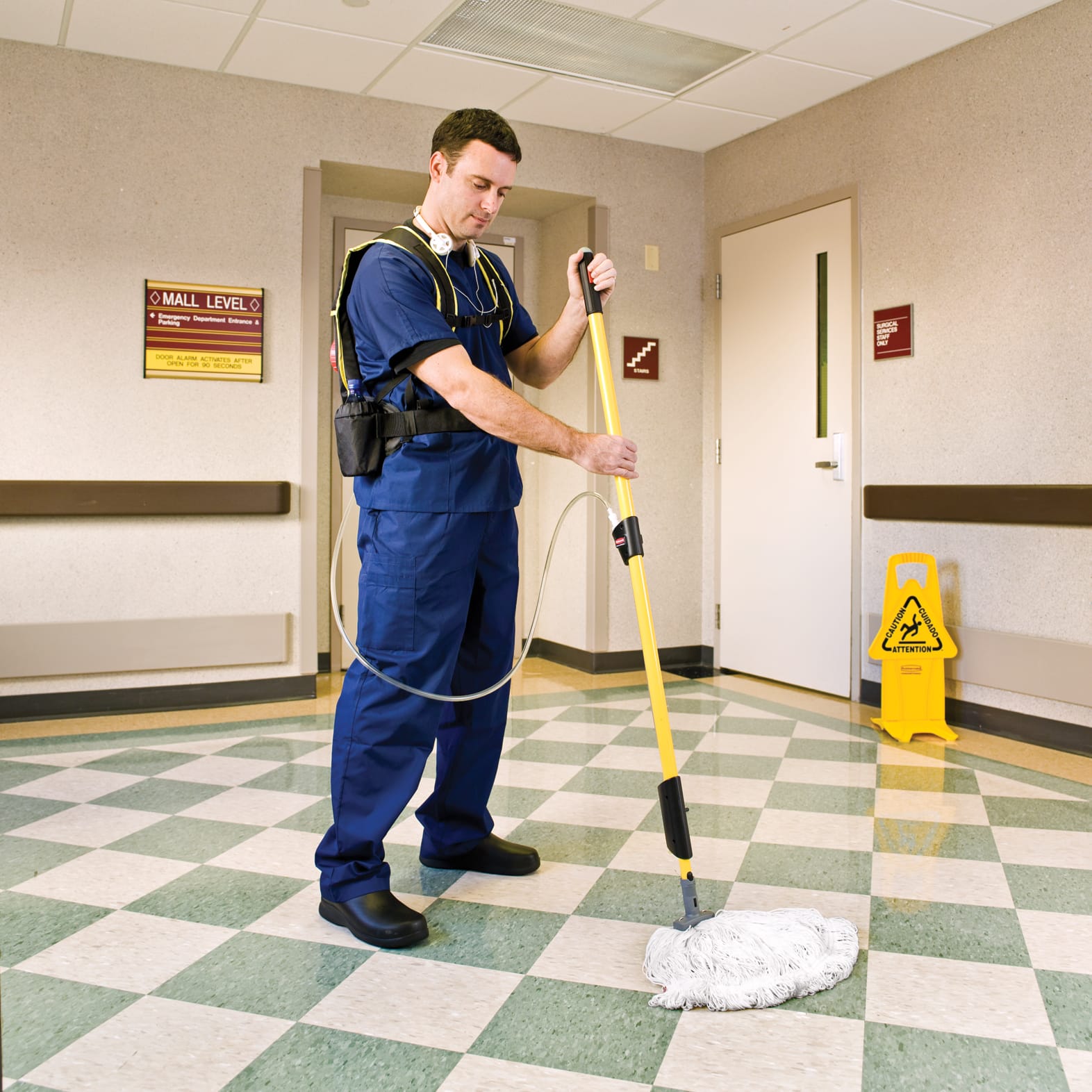 Rubbermaid® Yellow Finish System String Mop | Wasserstrom